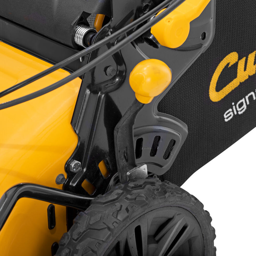 Cub Cadet Self-Propelled SC900 23" with a 190cc Briggs engine - Walk B ...